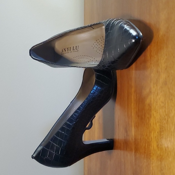 Anyi Lu | Shoes | Anyi Lu Black Croc Embossed Leather Heels 375 | Poshmark